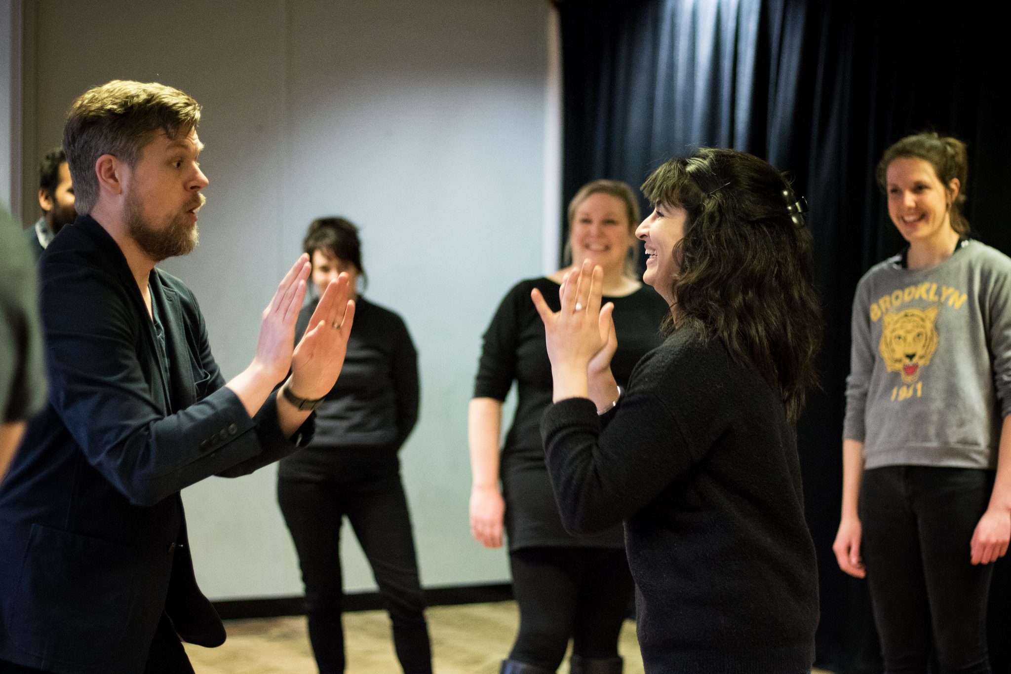 Synchronised Clapping | Hoopla